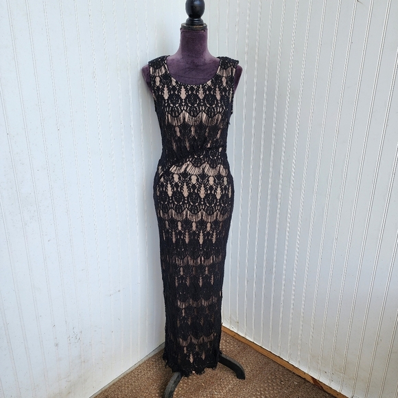 Rachael & Chloe | Dresses | Rachael Chloe Black Tan Lace Sleeveles Maxi ...